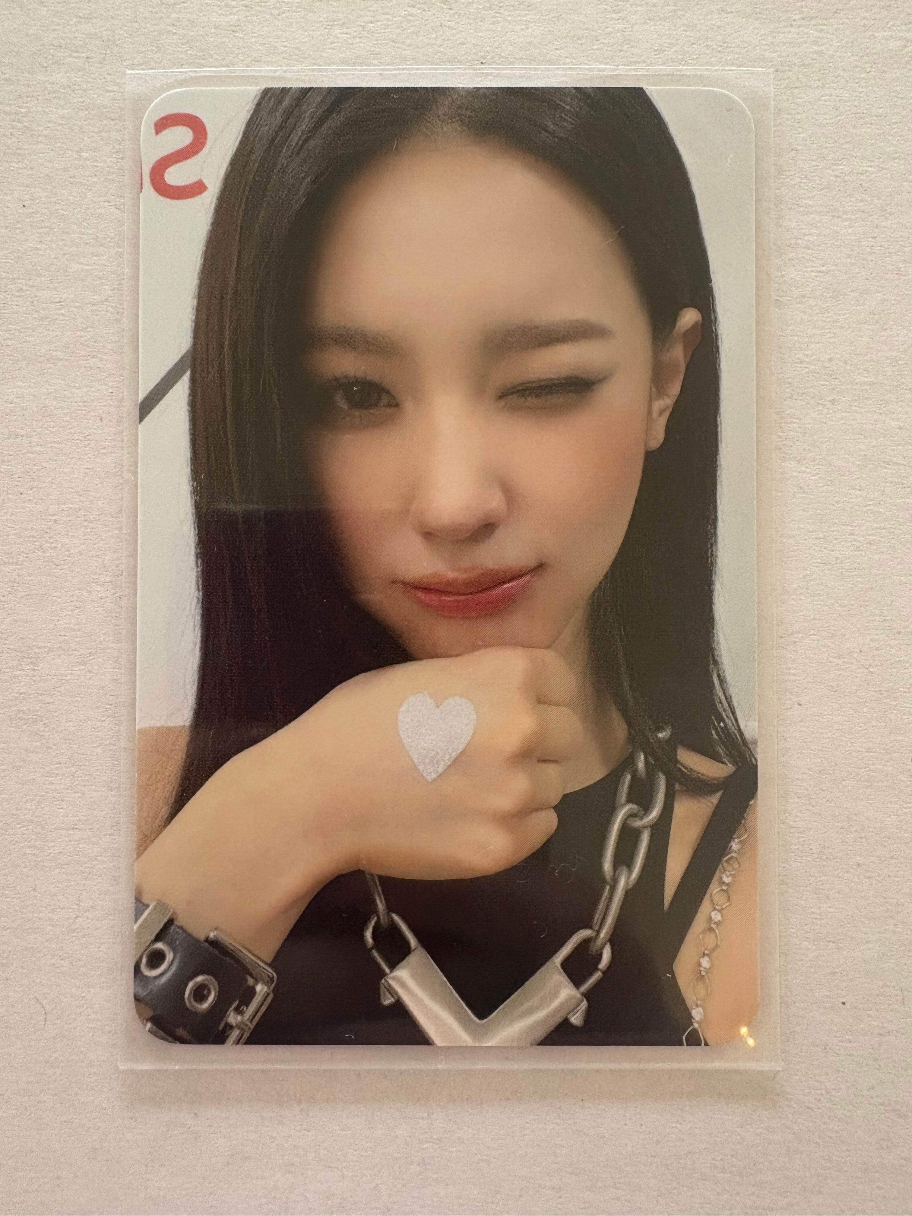 Miyeon 2024 World Tour Card – Kpop Kardz